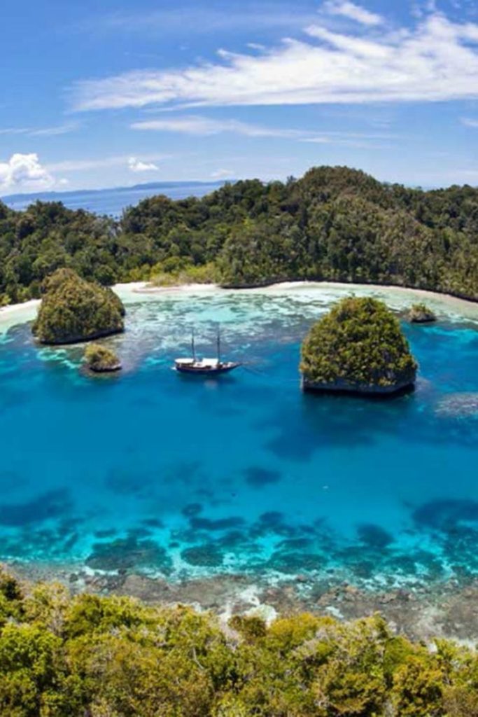 60+ Wisata Raja Ampat (GAMBAR, DIVING, PULAU, PANTAI)