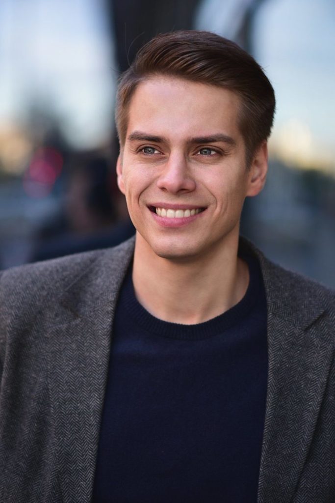 60+ Model Rambut Pria (GAYA POTONGAN PENDEK & PANJANG)