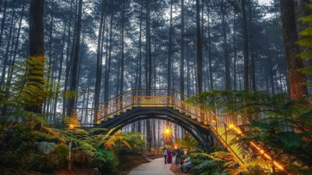 60+ Tempat Wisata Bandung (ALAM & KOTA) - DESTINASI TERBARU