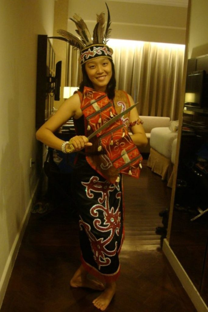 Suku Dayak: Asal Usul, Ciri, Kebudayaan dan Sejarah