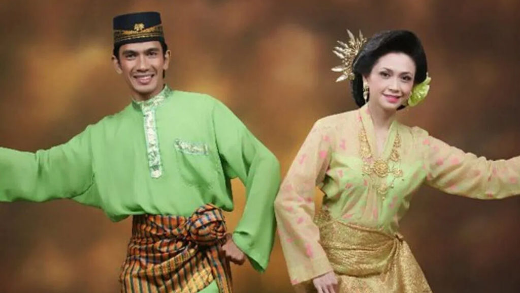 6+ Pakaian Adat Riau (MACAM, NAMA, PENJELASAN, KEUNIKAN)