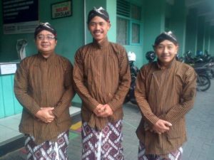10+ Pakaian Adat Yogyakarta (NAMA, PENJELASAN, GAMBAR)