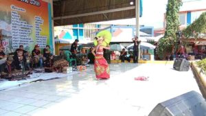 [Lengkap] Tari Bondan: Asal, Gerakan, Properti, Makna + Video