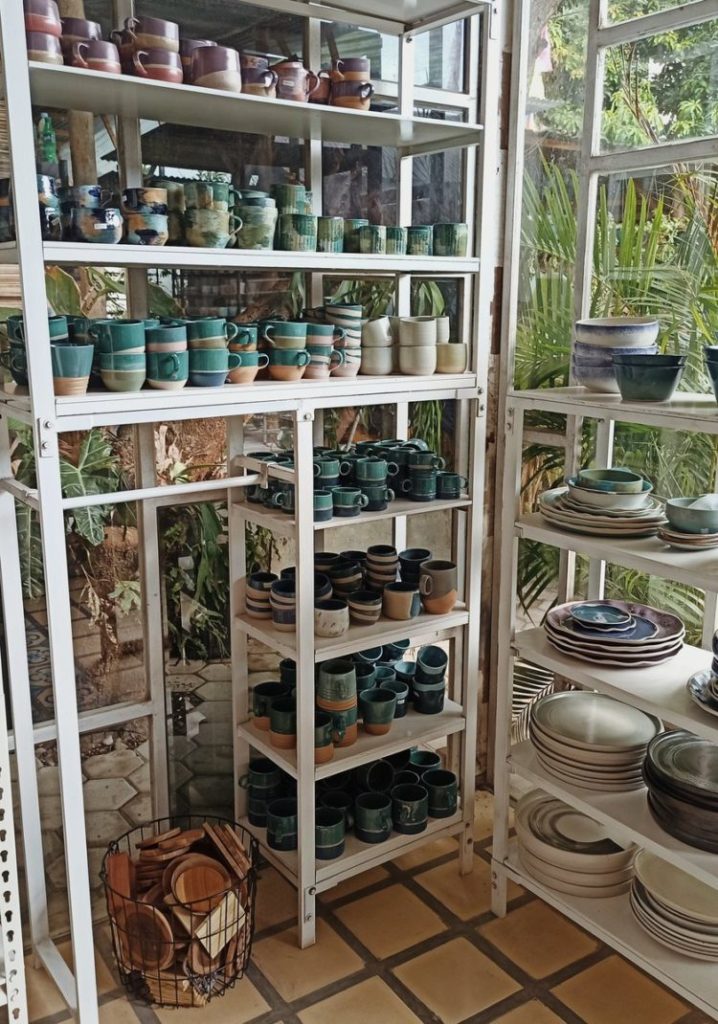 55+ Oleh Oleh Khas Jogja (TRADISIONAL, KEKINIAN & HARGA)