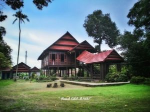 7+ Rumah Adat Bugis Makassar (NAMA, PENJELASAN, GAMBAR)