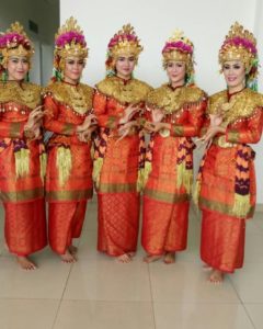 [Lengkap] Tari Tanggai: Asal, Sejarah, Kostum, Gerakan, lagu + Video