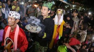 [Lengkap] Tari Seblang Banyuwangi: Sejarah, Ciri Khas, Properti+ Video