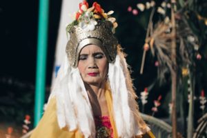 [Lengkap] Tari Seblang Banyuwangi: Sejarah, Ciri Khas, Properti+ Video