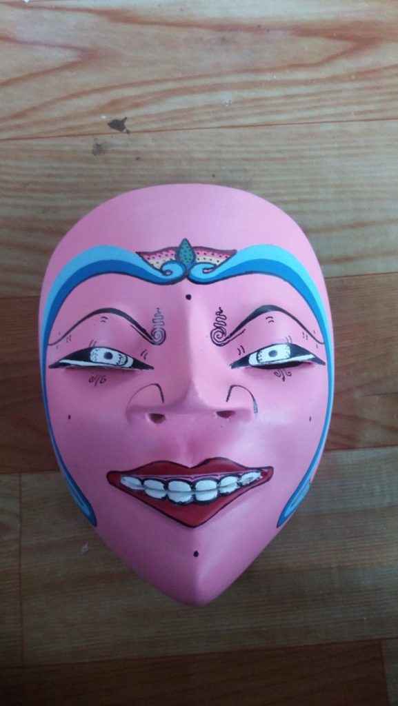 [Lengkap] Tari Topeng Cirebon: Sejarah, Fungsi, Kostum, Properti + Video