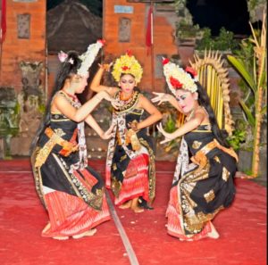 [Lengkap] Tari Janger Bali: Sejarah, Fungsi, Gerakan, Busana + Video