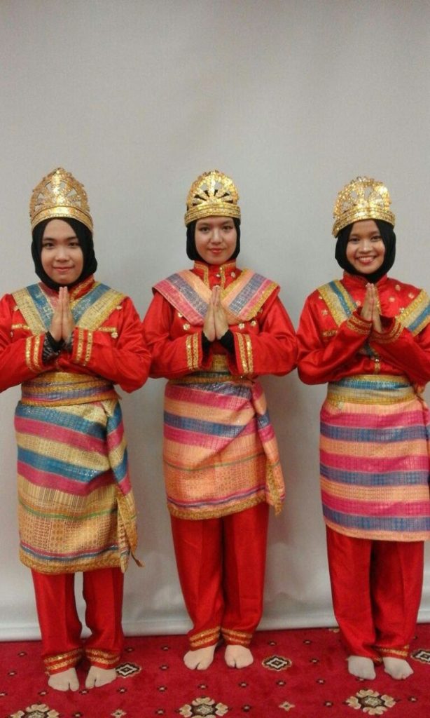 [Lengkap] Tari Indang: Sejarah, Pola Lantai, Musik, Busana + Video