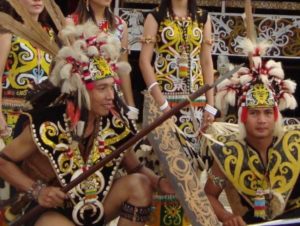 [Lengkap] Tari Kancet Papatai: Sejarah, Pola Lantai, Musik, Makna + Video