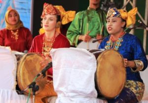 [Lengkap] Tari Indang: Sejarah, Pola Lantai, Musik, Busana + Video