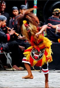 [Lengkap] Tari Jaranan: Sejarah, Fungsi, Pola Lantai, Musik + Video