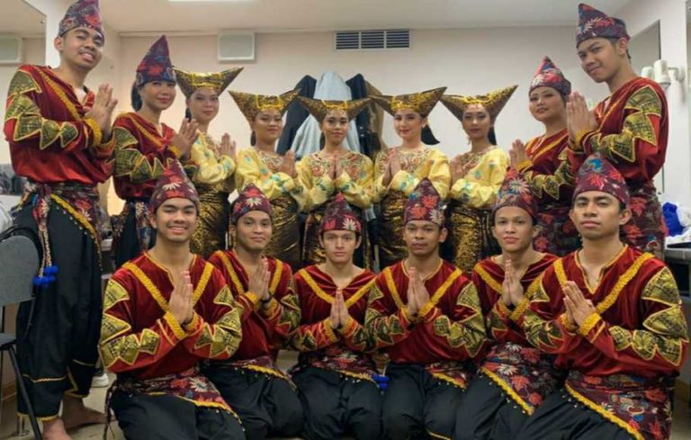 [Lengkap] Tari Indang: Sejarah, Pola Lantai, Musik, Busana + Video