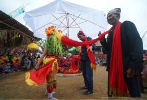 [Lengkap] Tari Seblang Banyuwangi: Sejarah, Ciri Khas, Properti+ Video