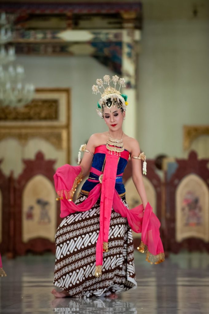 [Lengkap] Tari Bedhaya Ketawang: Sejarah, Makna, Gerakan + Video