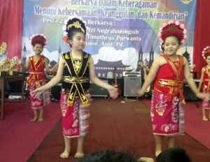 [Lengkap] Tari Yapong Betawi: Sejarah, Fungsi, Gerakan, Musik + video