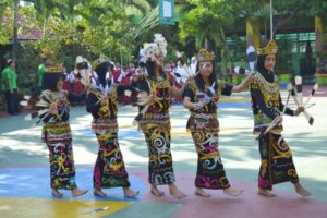 [Penjalasan Lengkap] 25+ Tarian Tradsional Suku Dayak