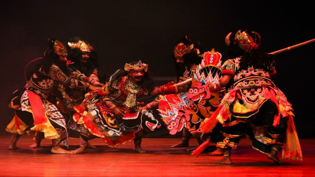 [Lengkap] Tari Jaranan: Sejarah, Fungsi, Pola Lantai, Musik + Video