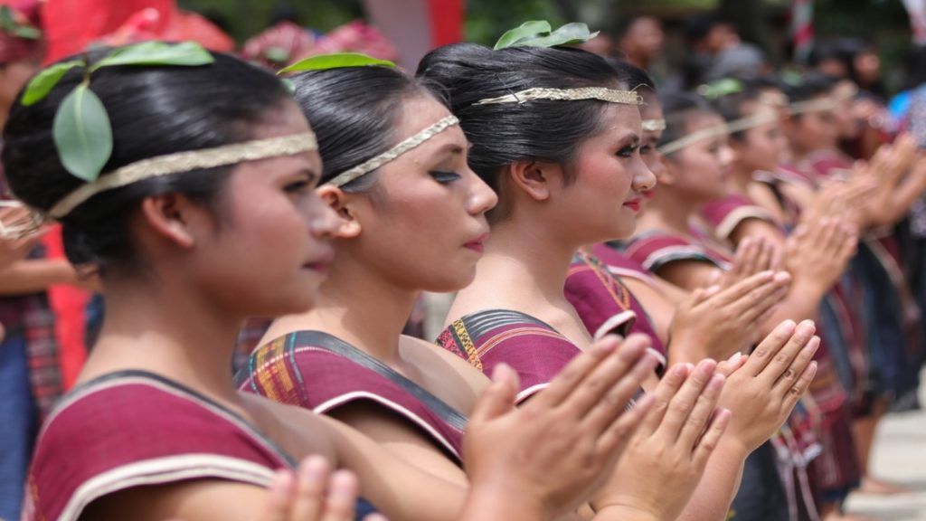 [Lengkap] Tari Tor-Tor Sumatra Utara: Sejarah, Jenis, Gerakan + Video