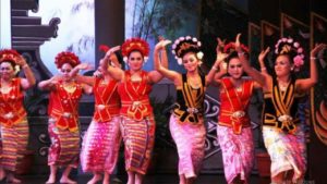 [Lengkap] Tari Yapong Betawi: Sejarah, Fungsi, Gerakan, Musik + video