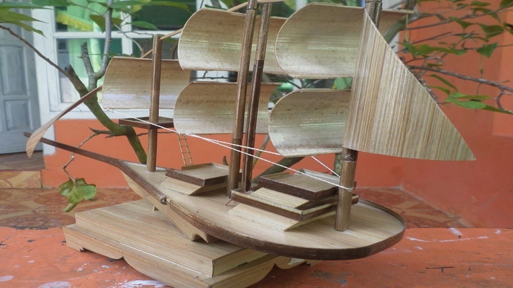 12 Kerajinan dari Pelepah Pisang Beserta Gambar & Cara Membuatnya