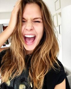 Emosi: Pengertian, Klasifikasi, Ciri-ciri & Contohnya