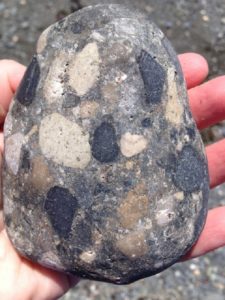 34 Jenis Batuan Beserta Contoh, Gambar & Penjelasannya