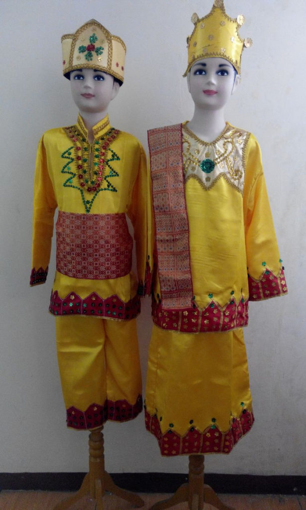 Pakaian Adat Sulawesi Tengah ~ MASYARAKAT ADAT TOKAILI.