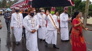 6+ Pakaian Adat Toraja (NAMA, PENJELASAN, CONTOH, GAMBAR)